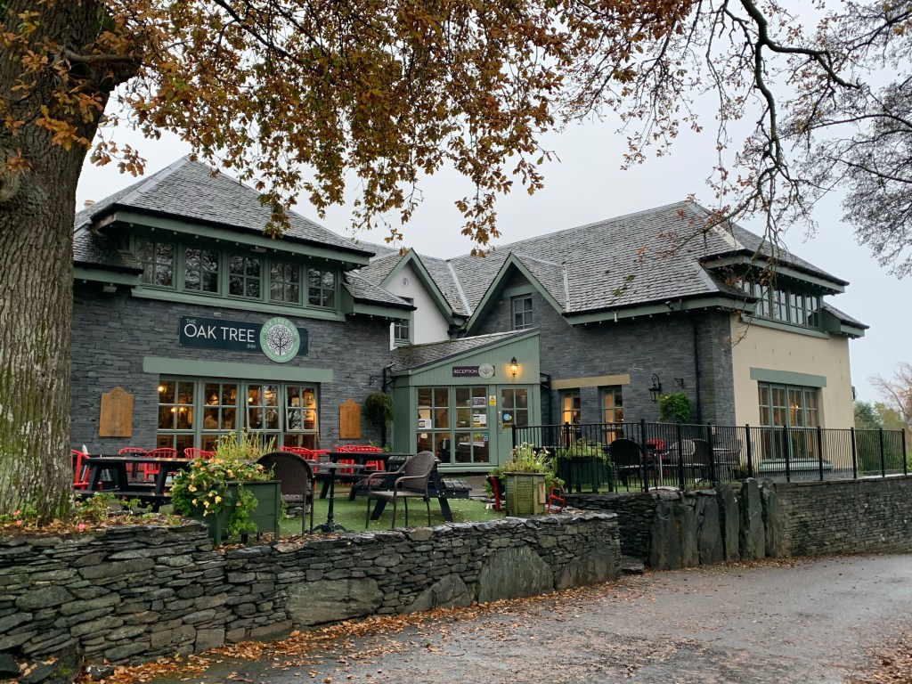 Oak Tree Inn (Balmaha) 2022 : Review – Kris Munro