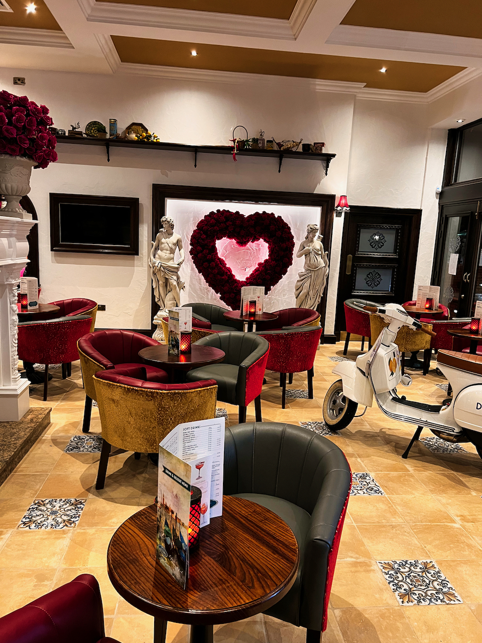 La Vita Barrachnie (Baillieston Road, Glasgow) 2022 : Review – Kris Munro