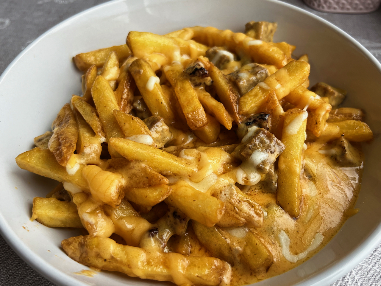 Puffers Cafe (Irvine) 2023 : Review – Kris Munro